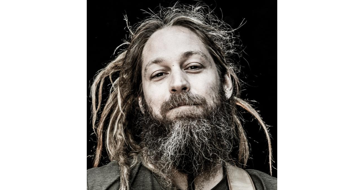 HoMe [www.mikelovemusic.com]